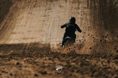 Toyota Yaris Cross GR Sport: piccola SUV ibrida con il look Gazoo ...