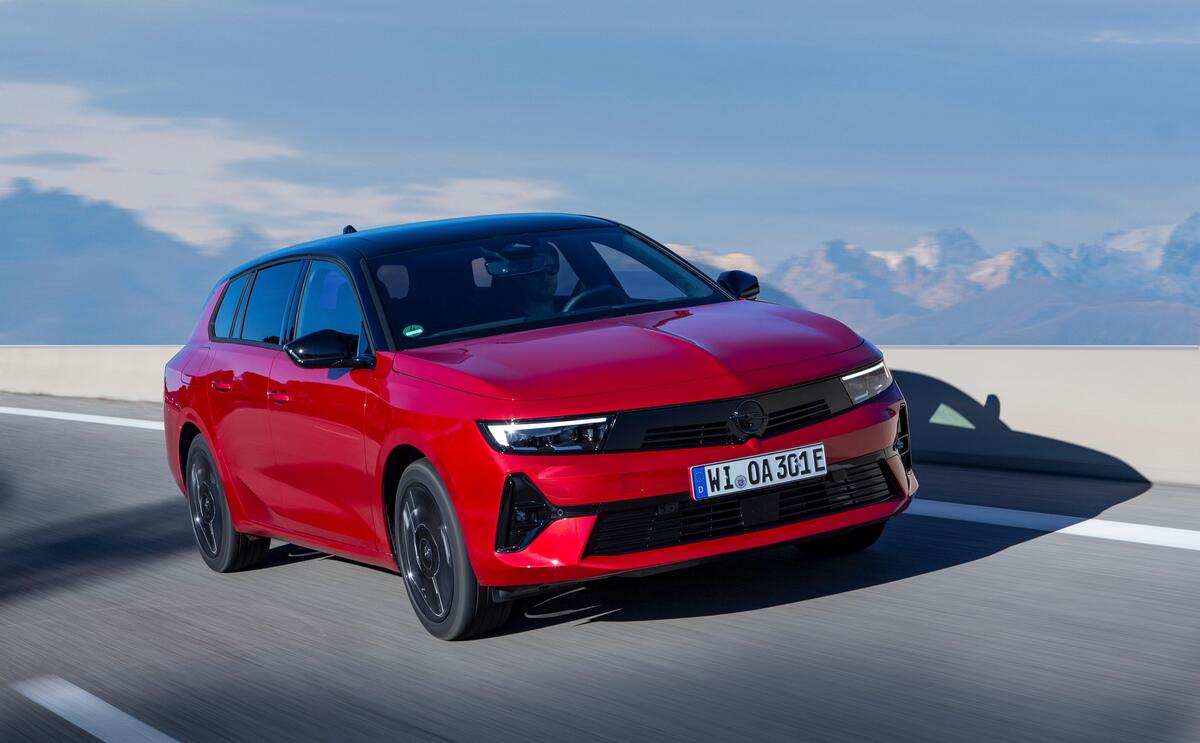 Opel Astra: aperti gli ordini della variante ibrida, si parte da 31.900 ...