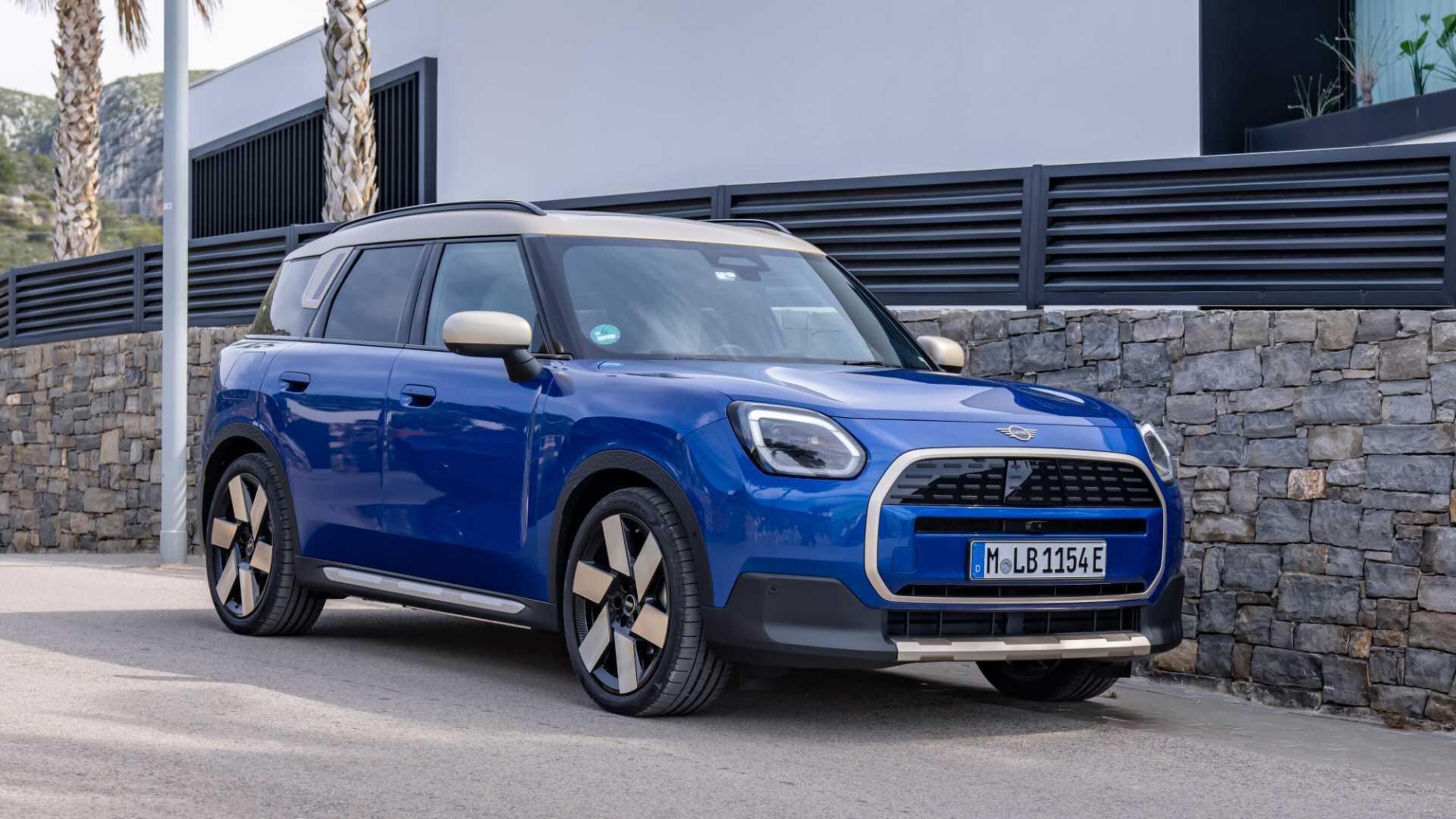 MINI Mini Countryman E Favoured: prezzo e scheda tecnica - Automoto.it