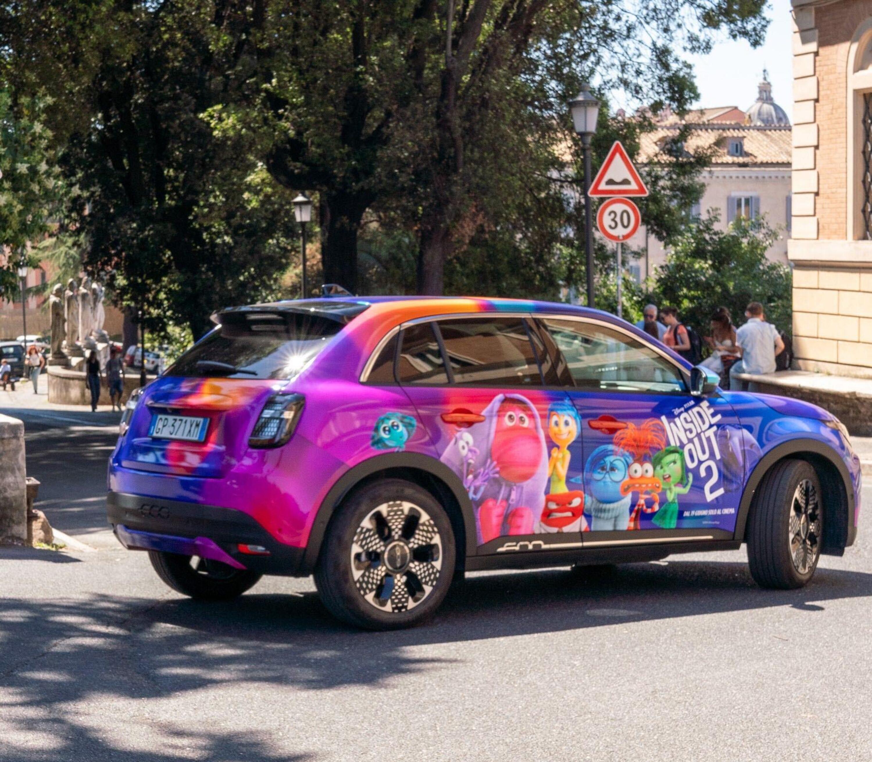 Inside Out 2, il debutto al cinema con una Fiat 600 dedicata alla ...