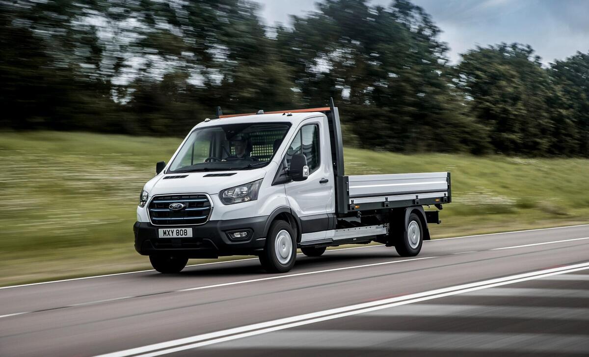 Ford Transit Telaio 350 2.0 HDT 170 aut.RWD PL-SL-RG 4p.Furgonato Trend ...