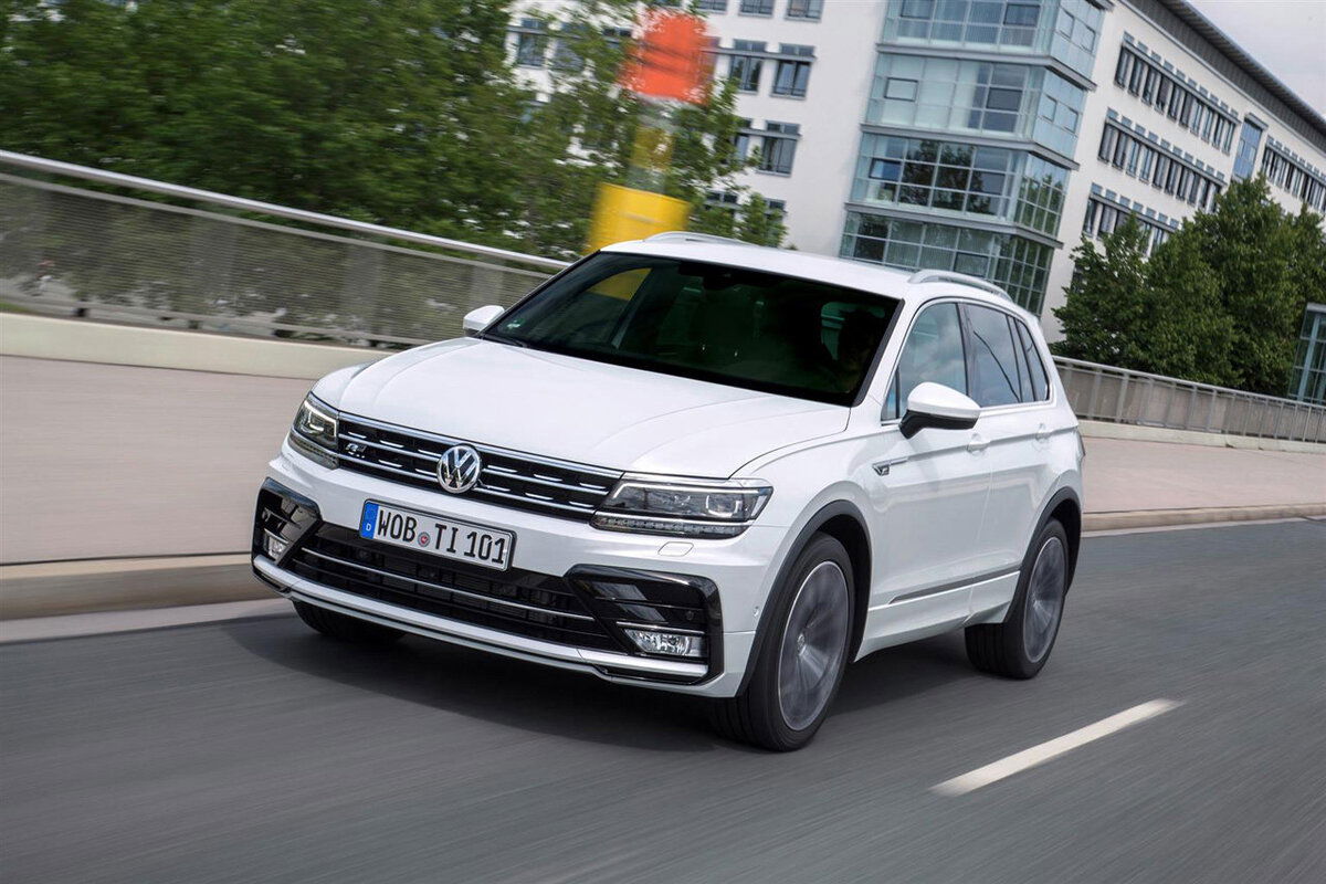 VW Tiguan R-Line 2.0 BiTDI 240 CV Video test - Prove - Automoto.it