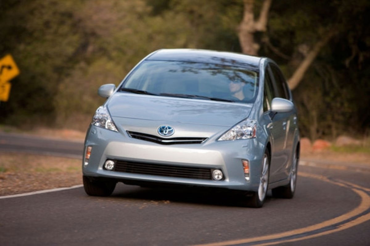 Toyota Prius v - News - Automoto.it