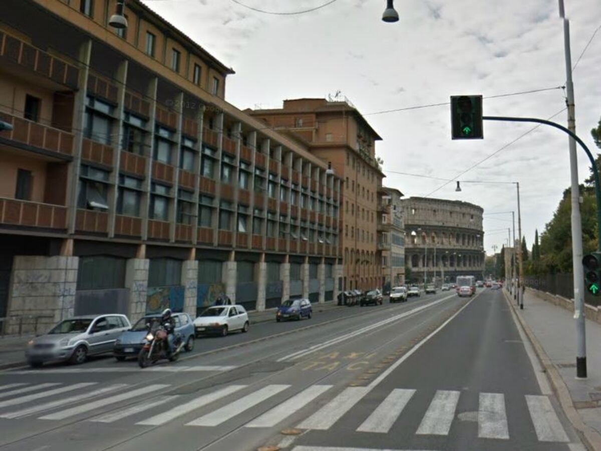 Roma: modifiche alla viabilità in via Labicana - News - Automoto.it