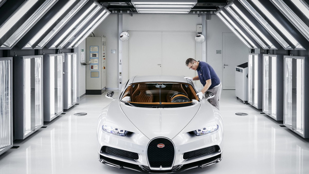 Bugatti Chiron, alla scoperta della fabbrica atelier - News - Automoto.it